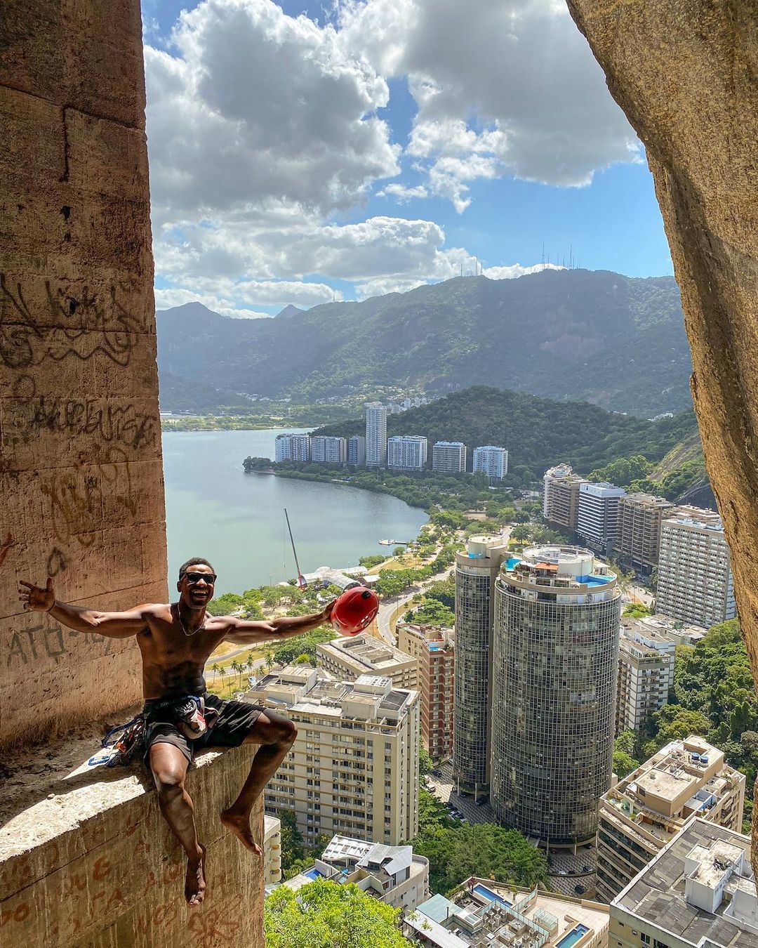 Samuel Melo's feet