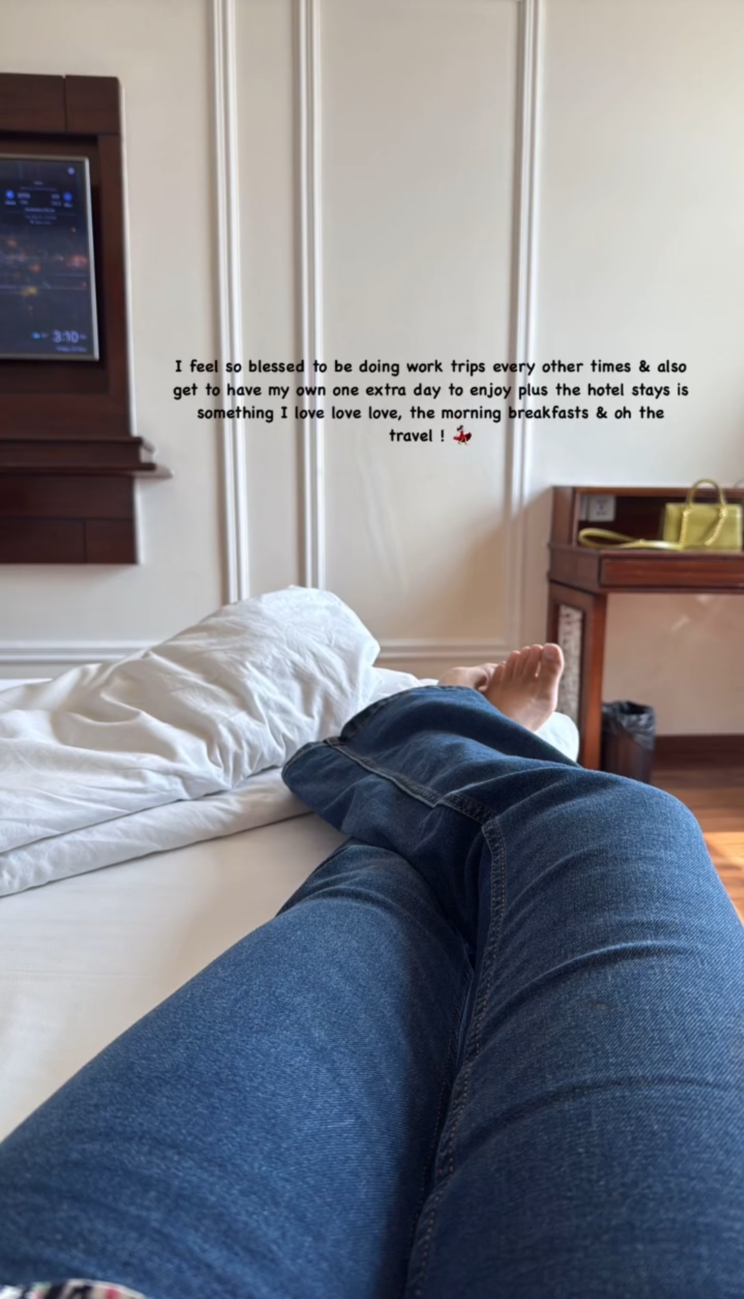 Sana Sahni's feet