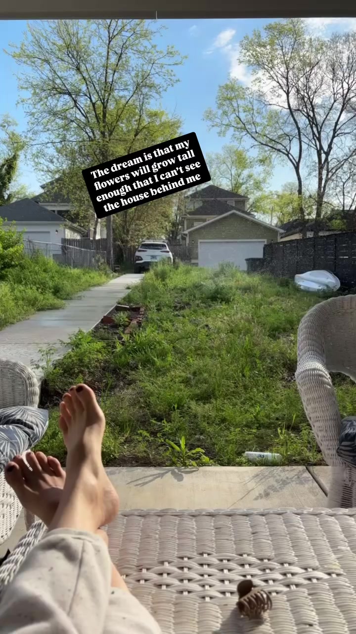 Sara Jean Kelley's feet