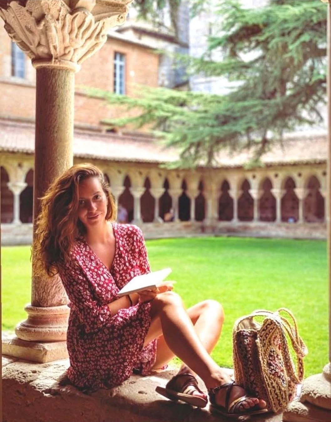 Sarah Knafo's feet