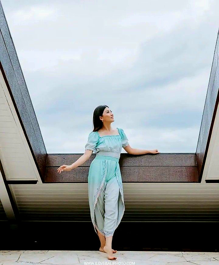 Sarwendah Tan's feet