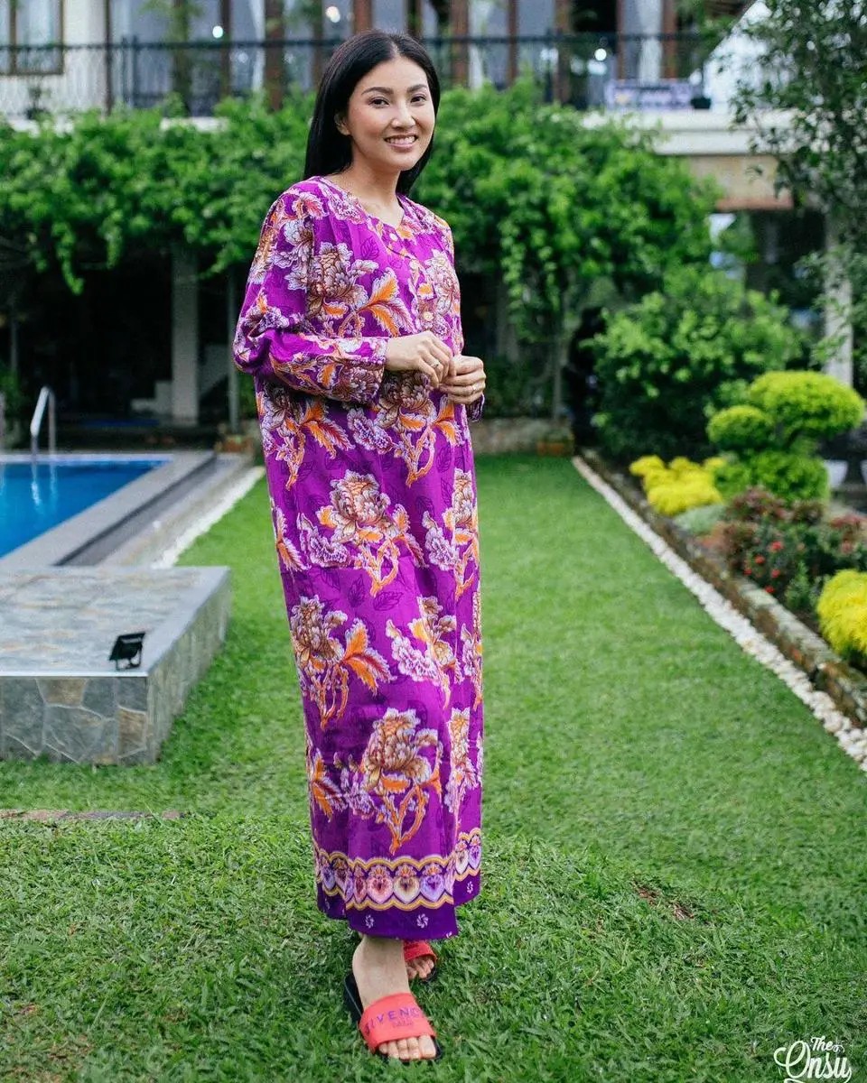 Sarwendah Tan's feet