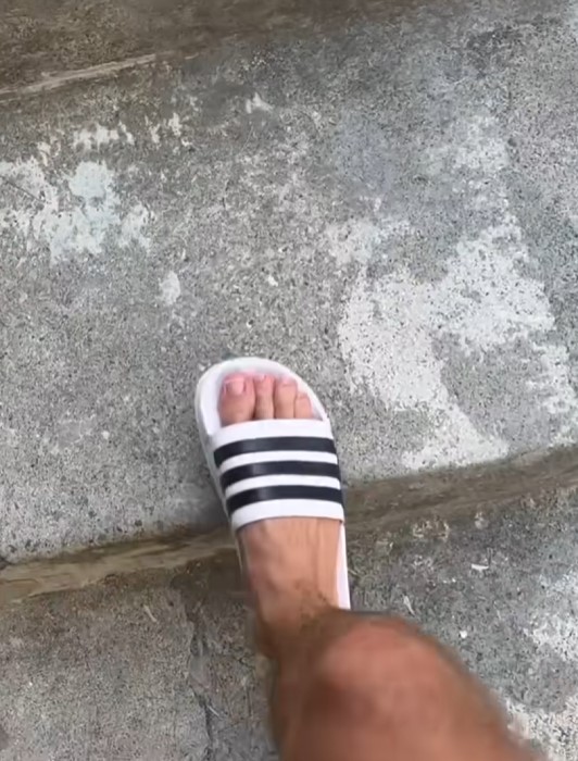 Sébastien Frit's feet