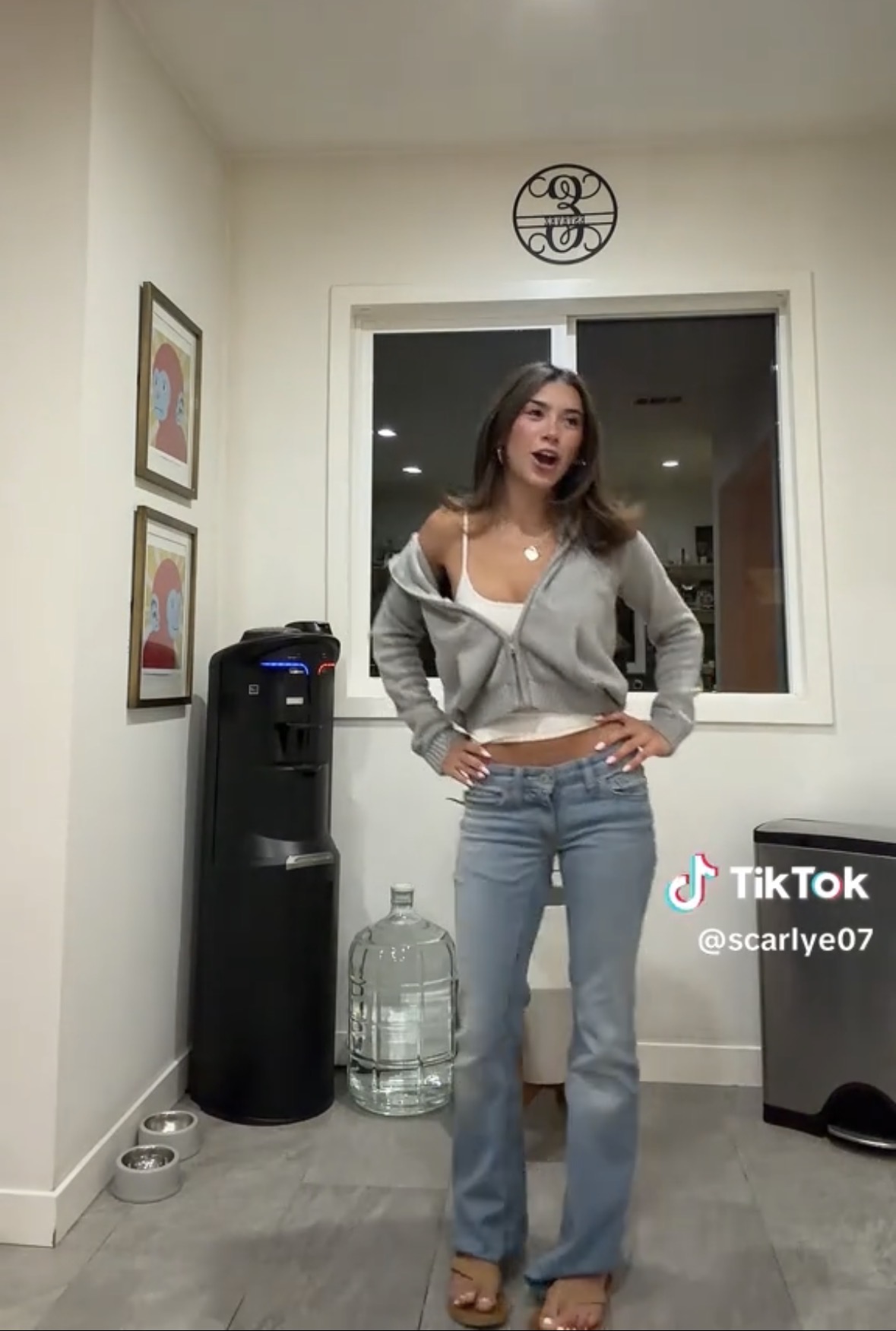 Scarlett Estevez's feet