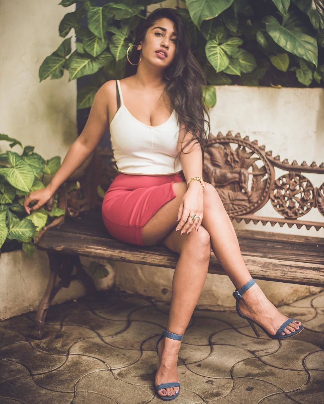 Scarlett Rose's feet