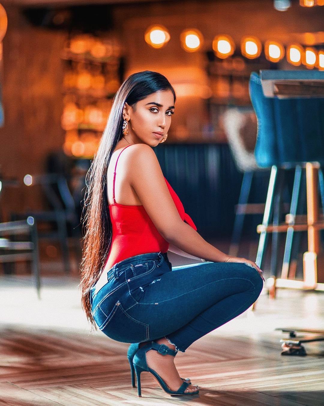 Scarlett Rose's feet