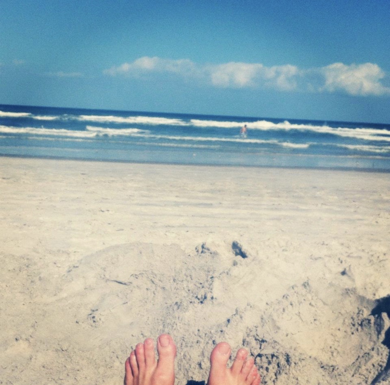 Seth Bogart's feet