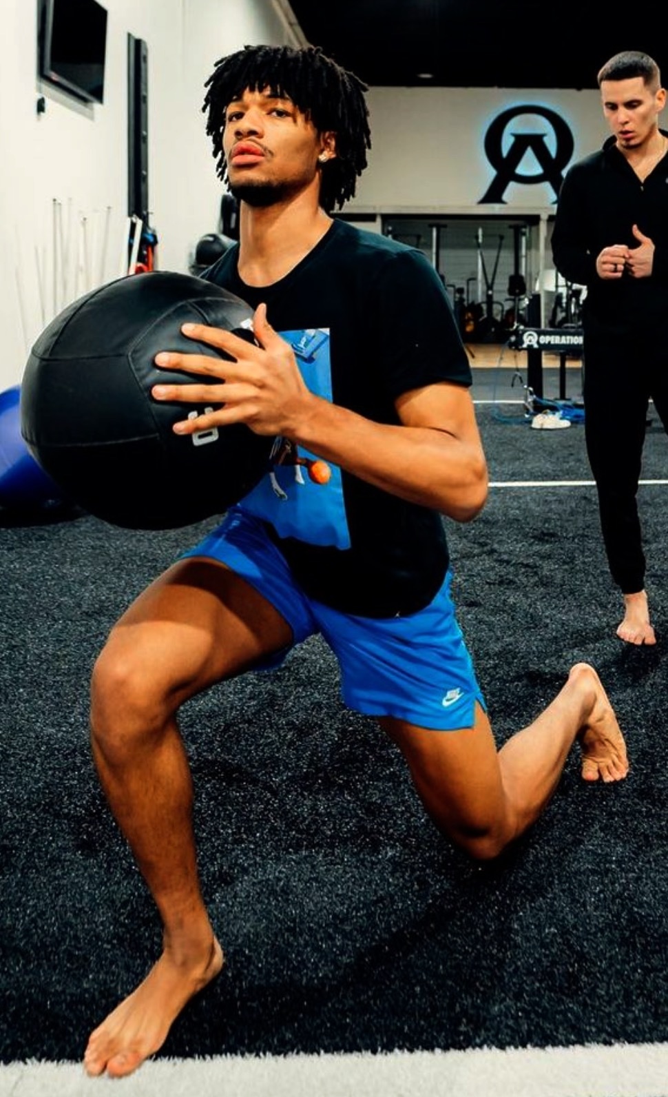 Shaedon Sharpe's feet