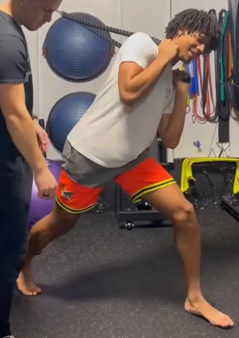 Shaedon Sharpe's feet