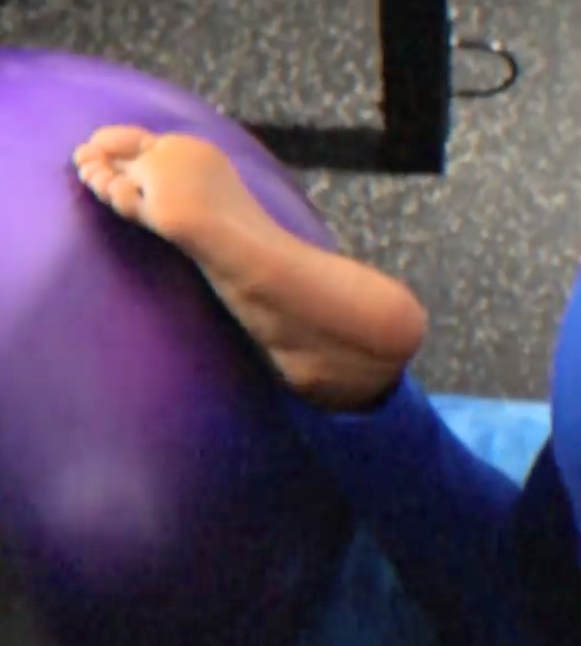 Shaedon Sharpe's feet