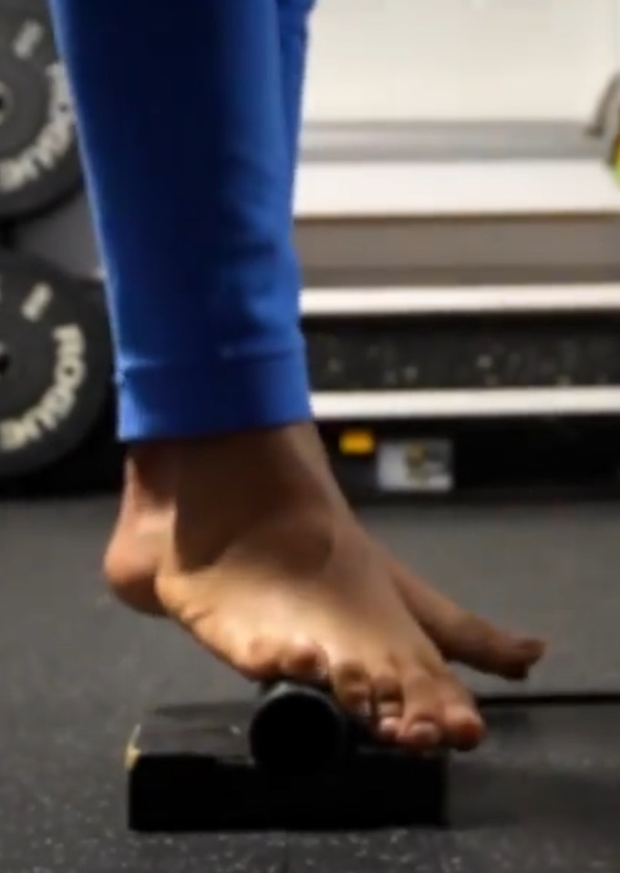 Shaedon Sharpe's feet