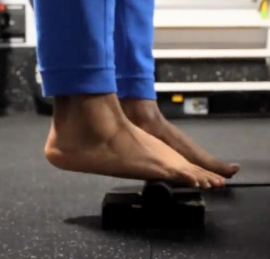 Shaedon Sharpe's feet