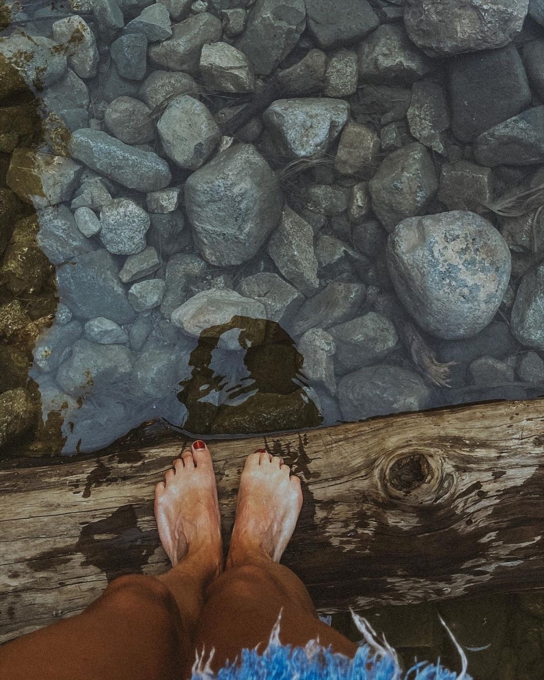 Sheena Leigh Graves's feet