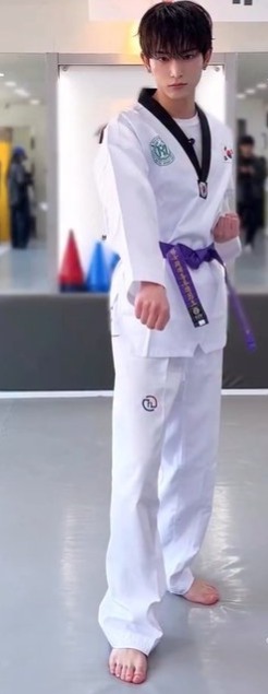 Shigeta Harua's feet