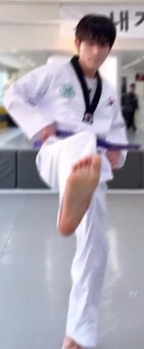 Shigeta Harua's feet