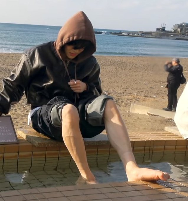Sion Oh's feet