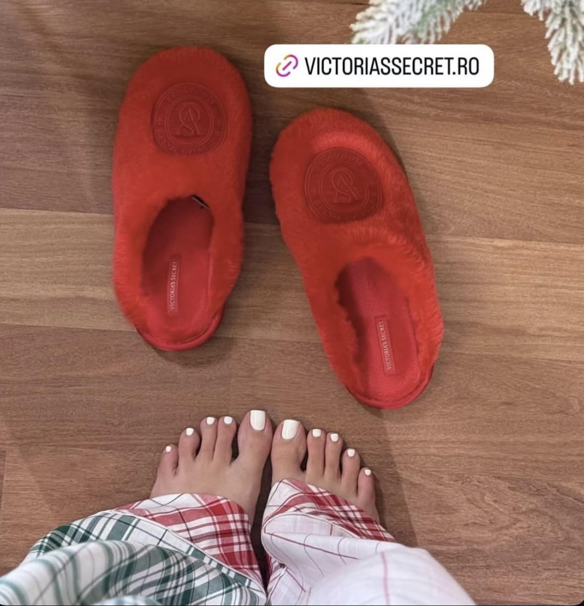 Smaranda Stirbu's feet