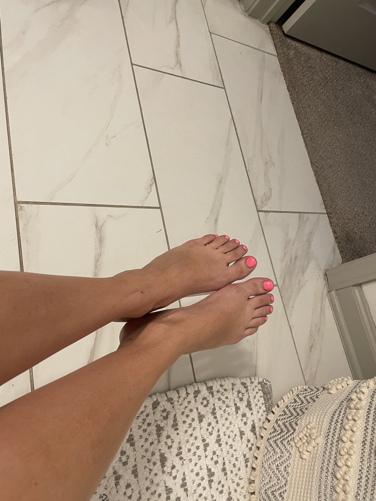 Sofi Ryan's feet