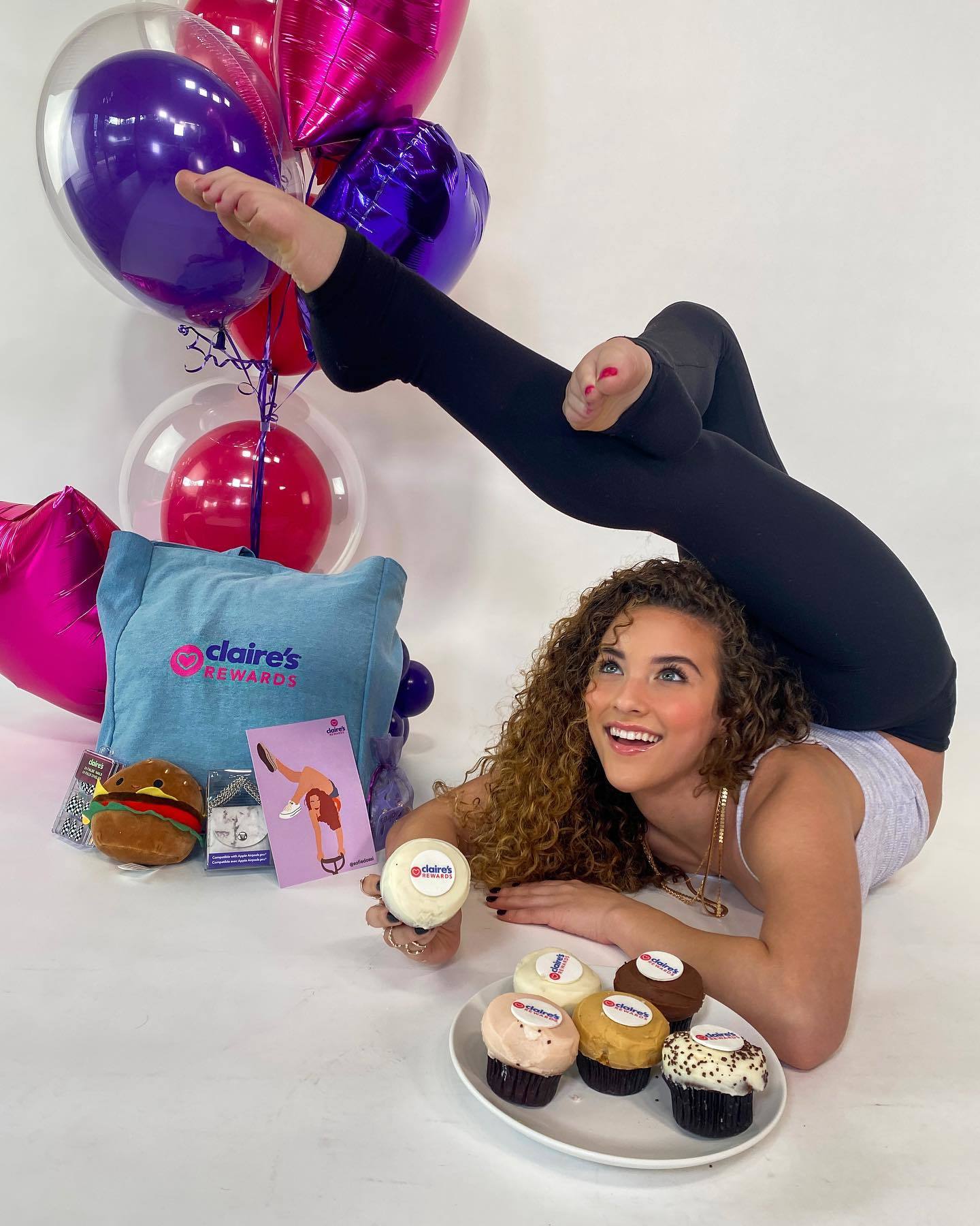 Sofie Dossi's Feet
