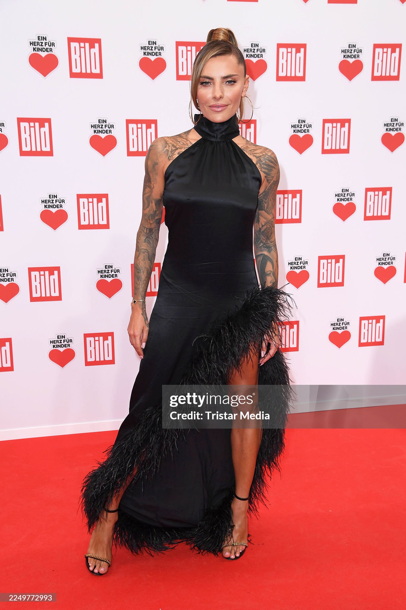 Sophia Thomalla's feet