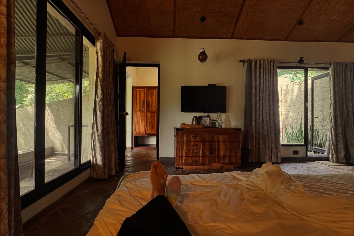 Srishti Rindani's feet