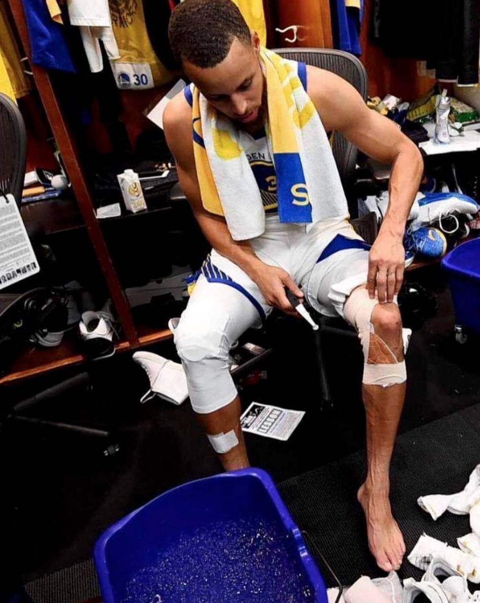 Stephen Curry's feet