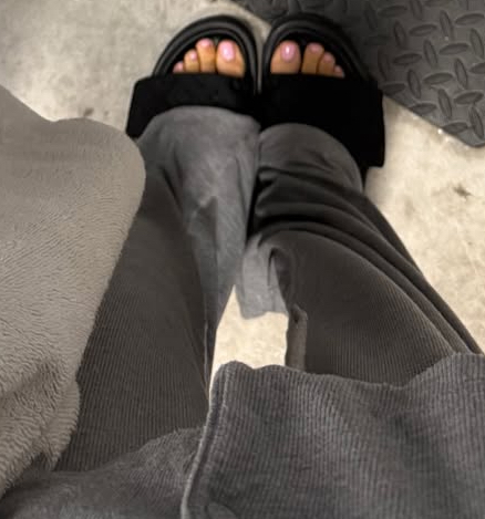 Sydney Zmrzel's feet