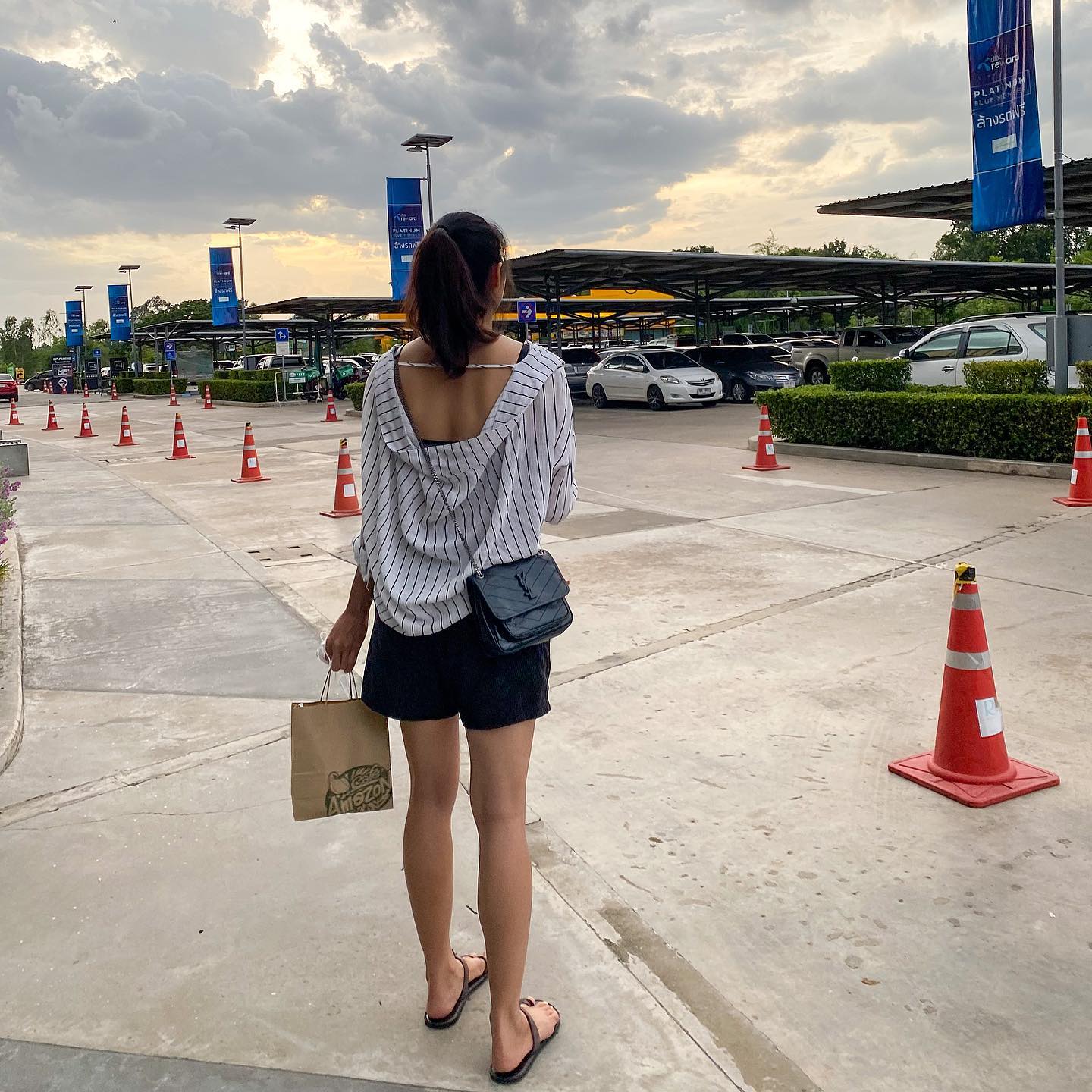 Thatdao Nuekjang's feet