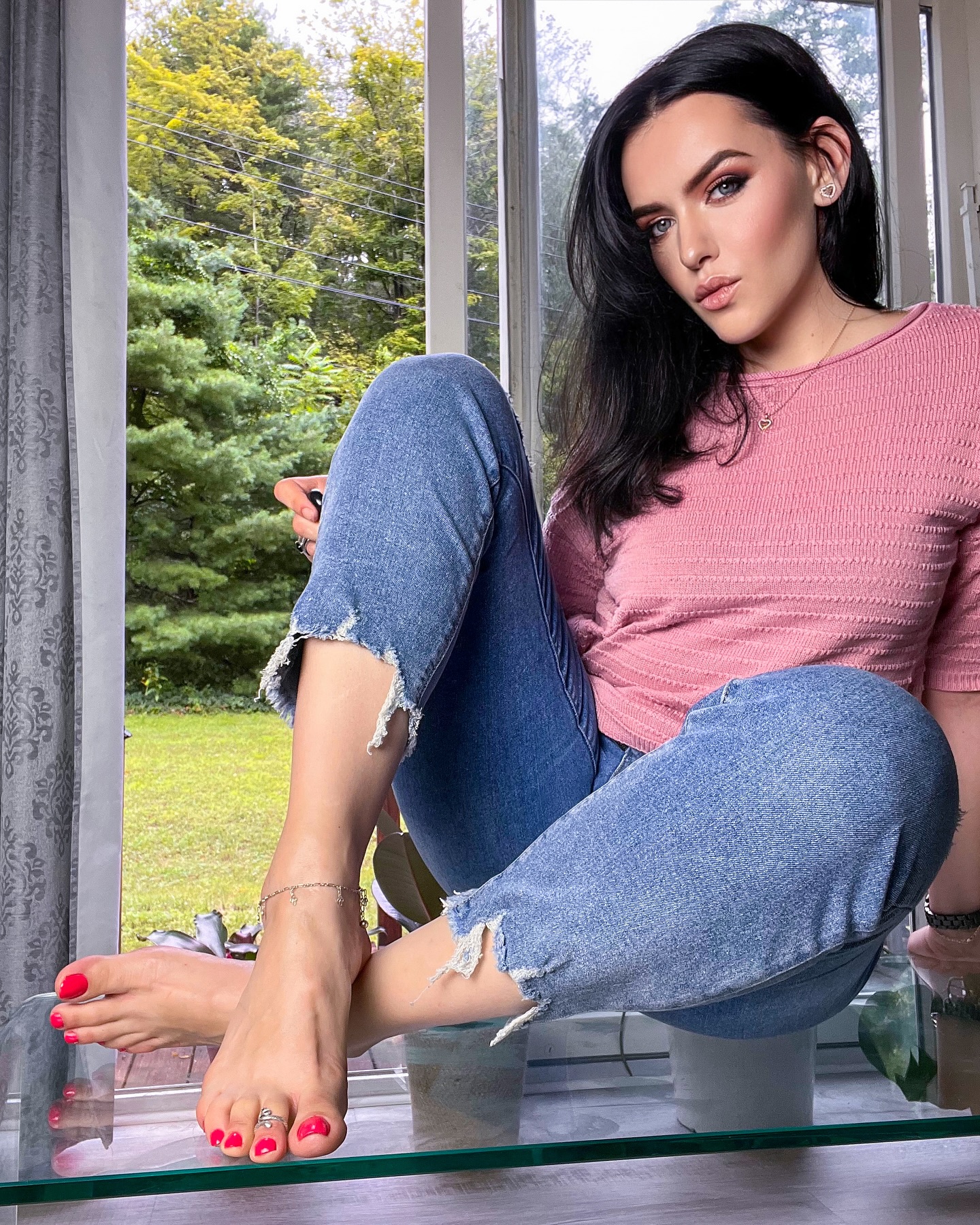 The Fallen Babe's feet