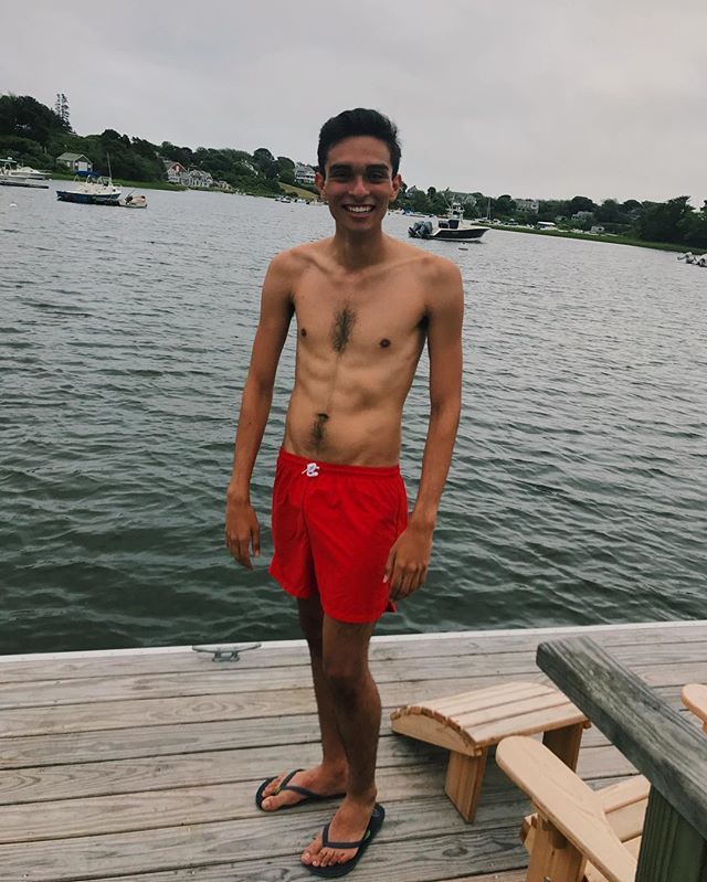 Timiki Salinas's feet