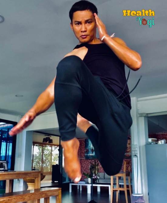 Tony Jaa's feet