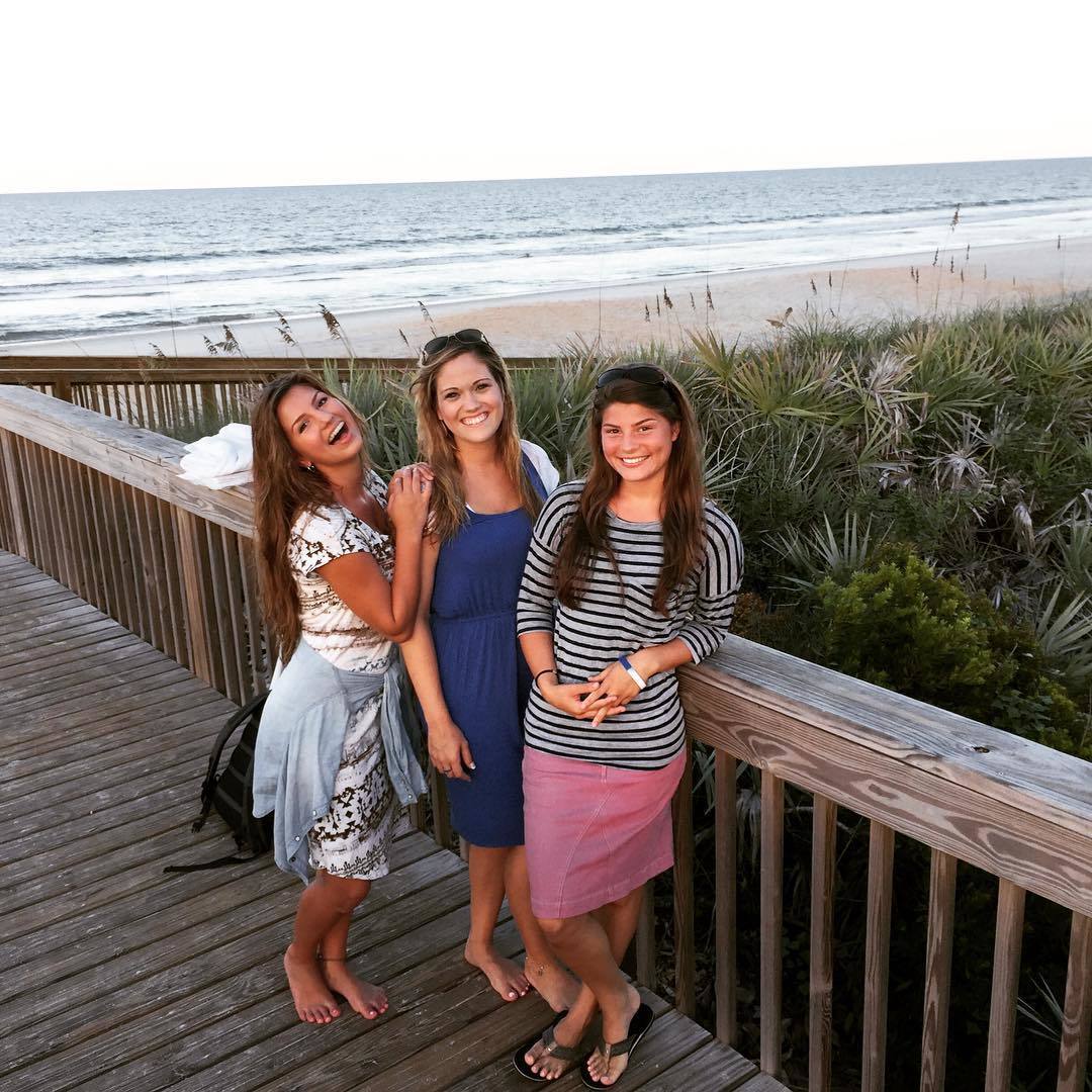 Tori Batess Feet I Piedi Di Tori Bates Celebrities Feet 2022