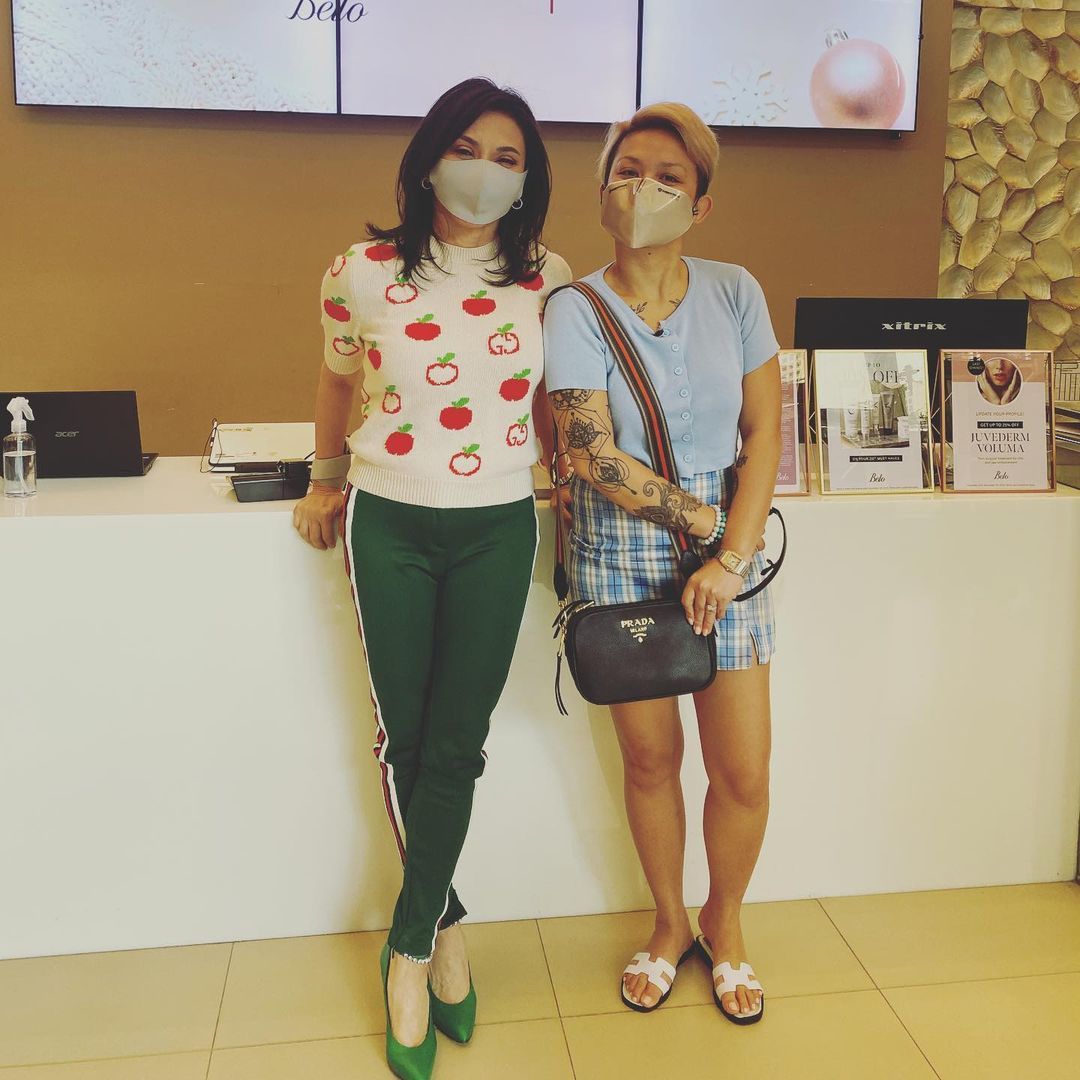 Tuesday Vargas's feet