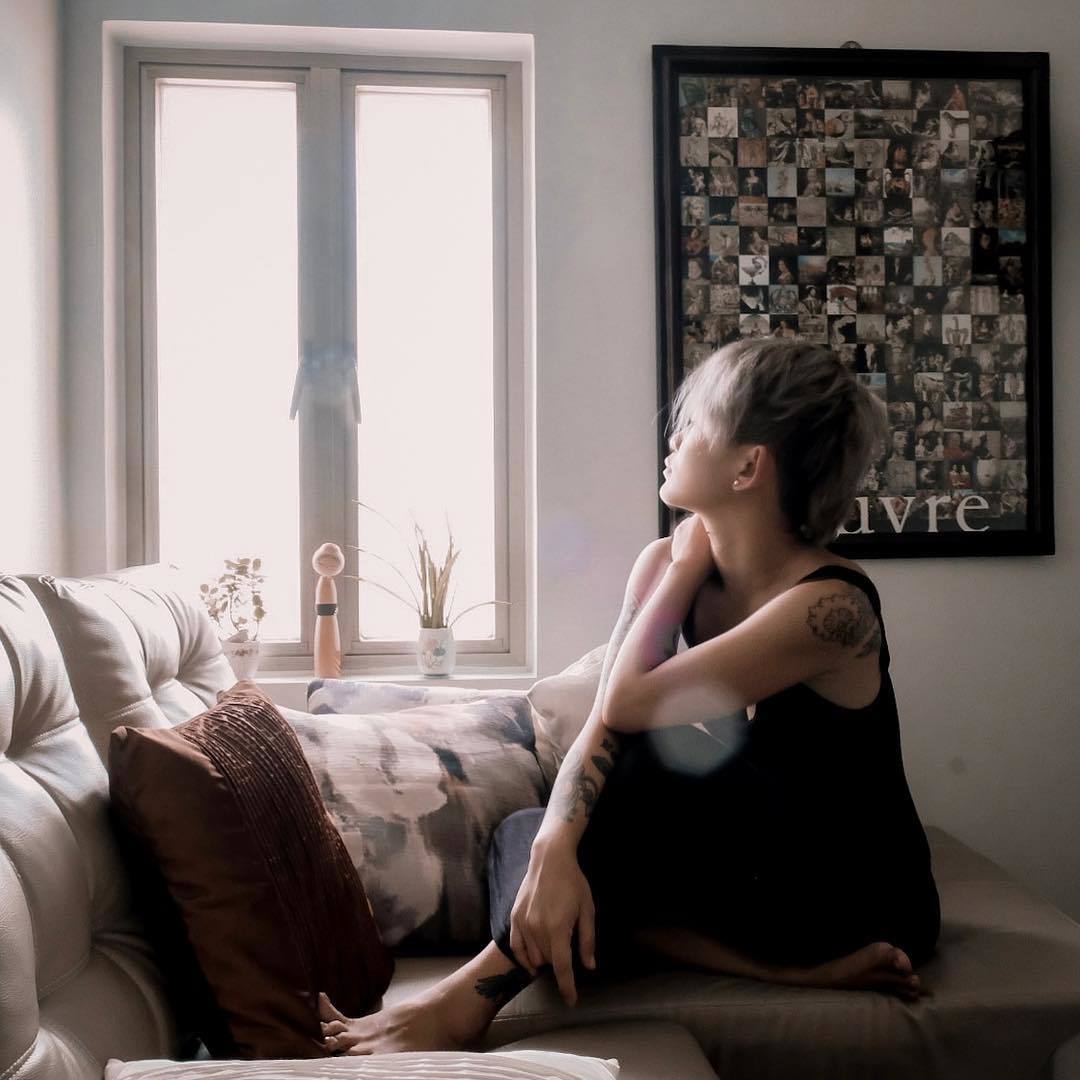 Tuesday Vargas's feet