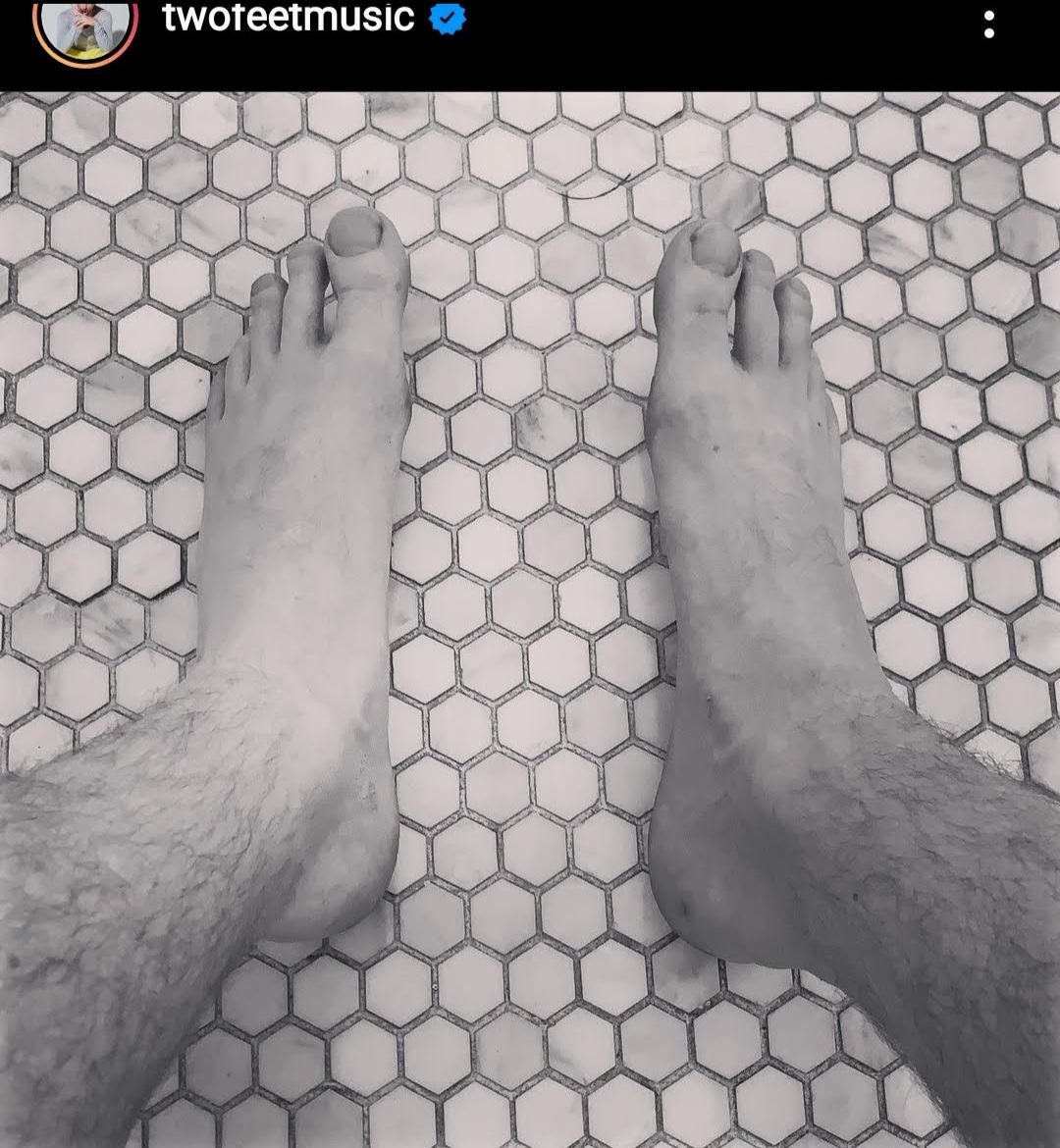 Two Feet's feet