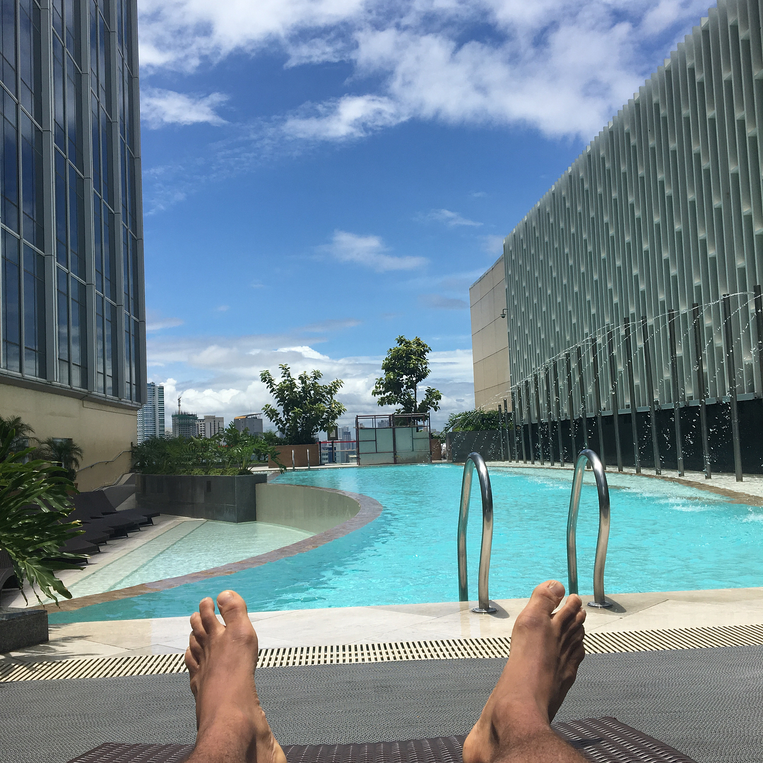 Tyson Griffin's feet