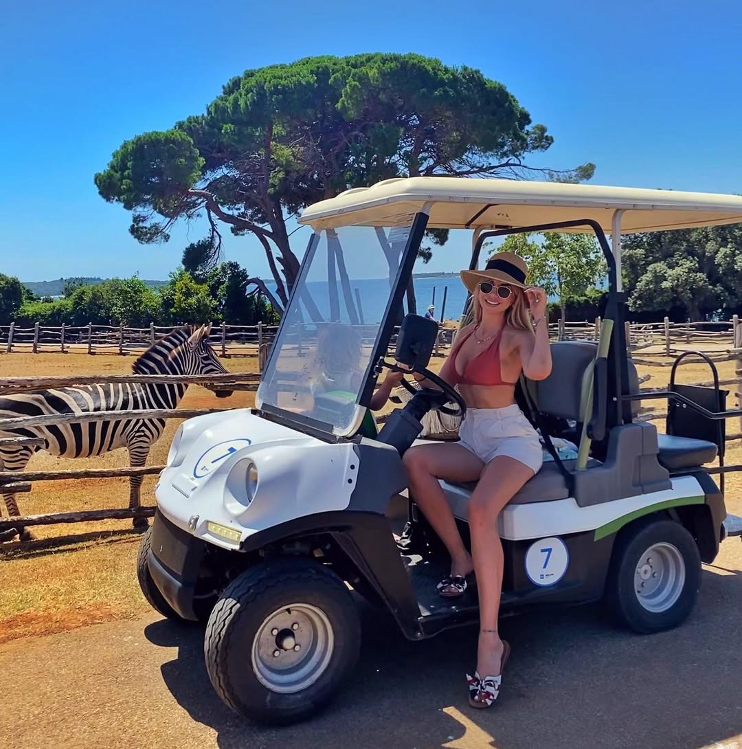 Valentina Miletic's feet