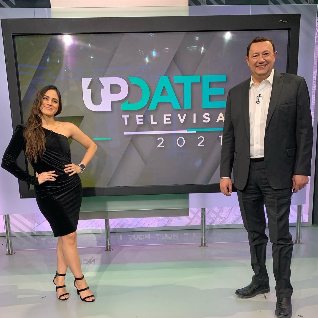 Valeria Marín's feet