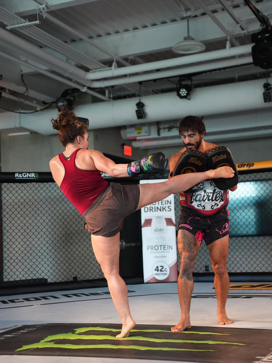 Vanessa Demopoulos's feet