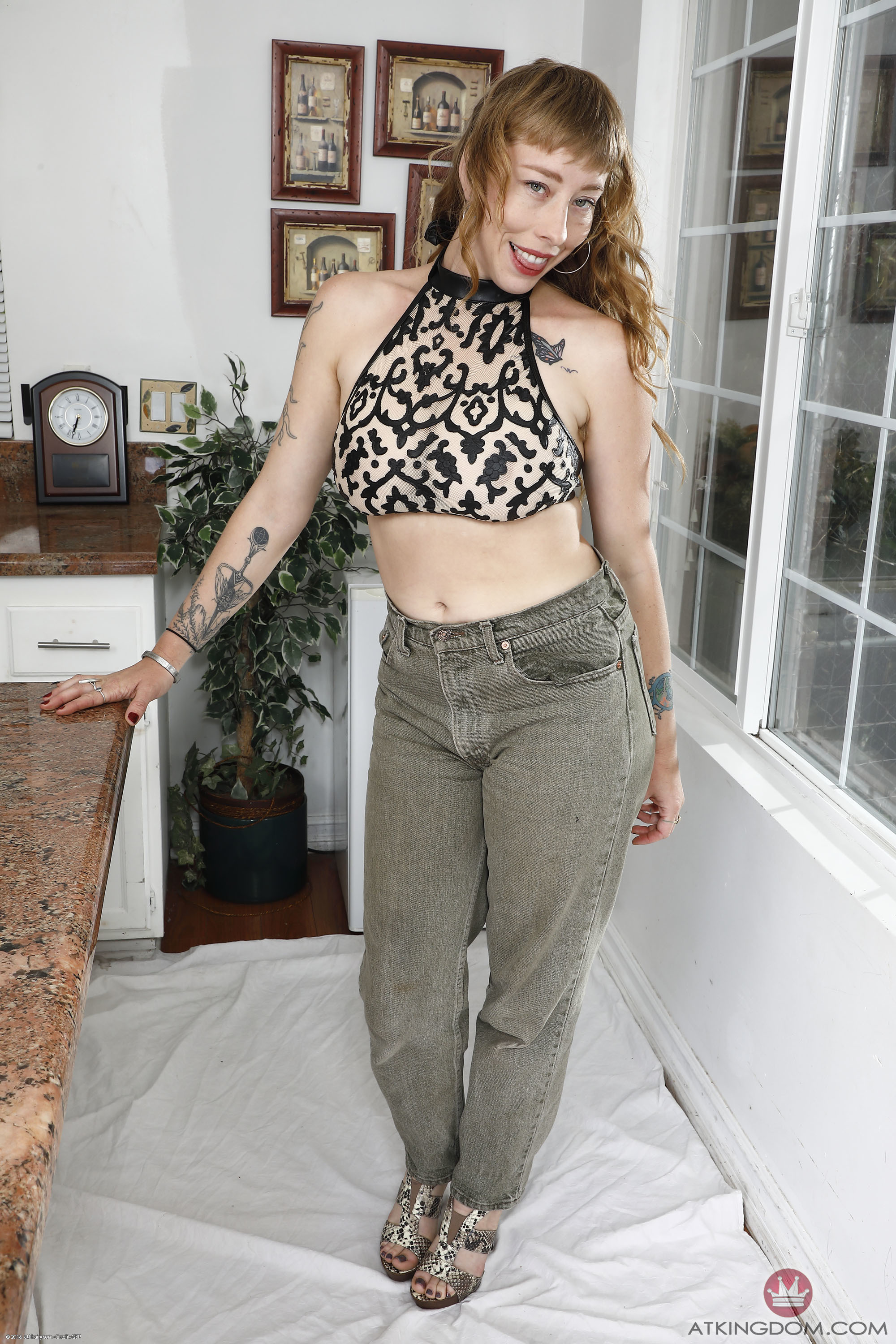 Vestacia Jon Quil's feet