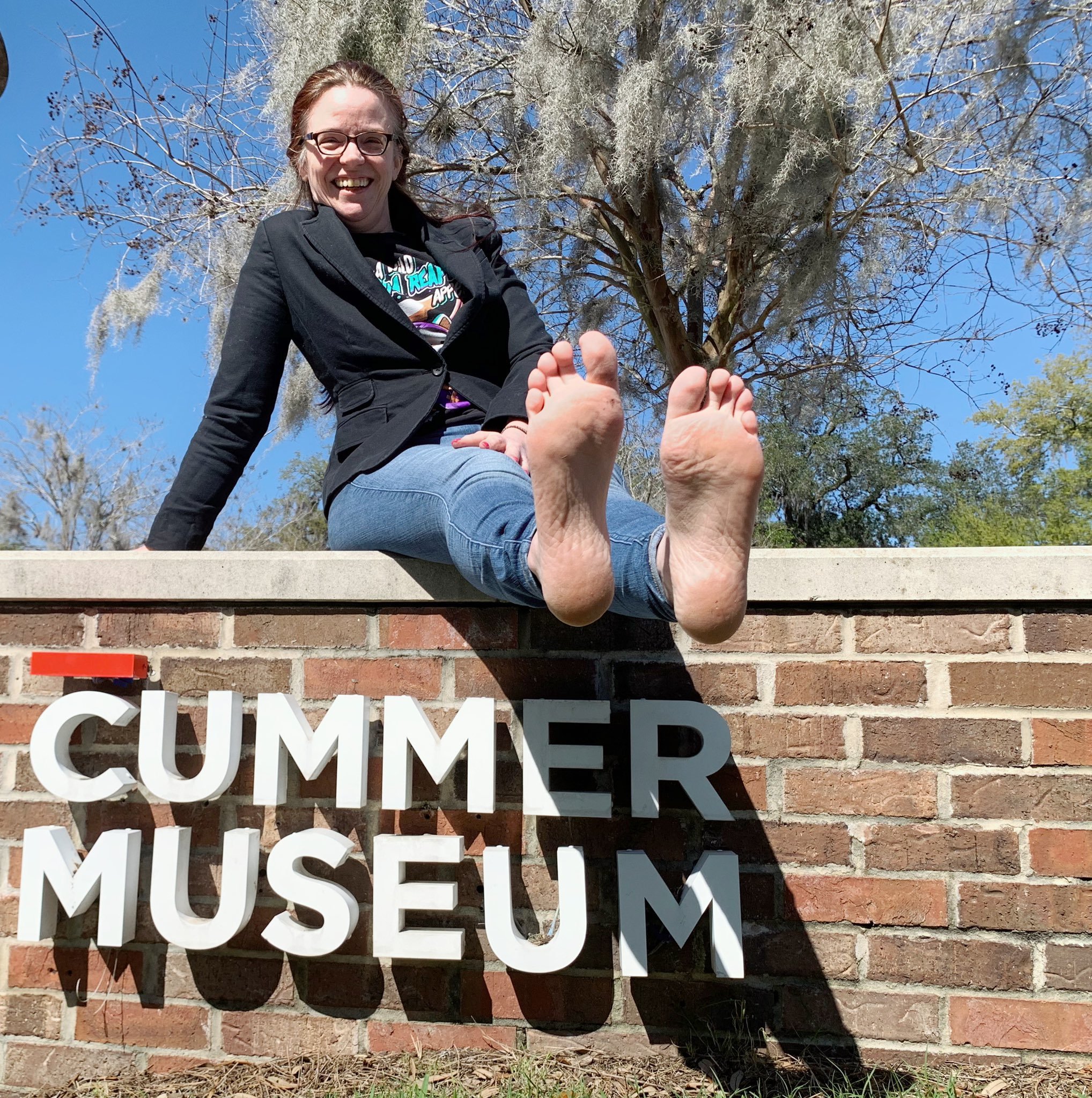 Victoria Bell's feet