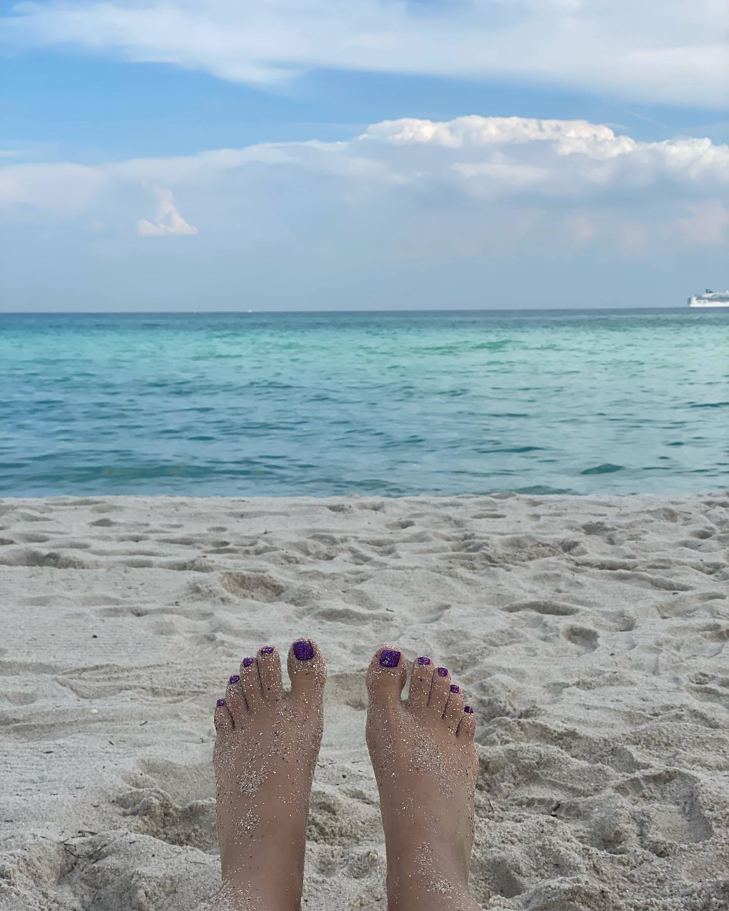 Victoria Justice's Feet