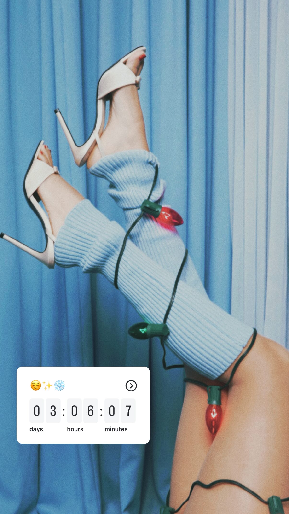 Victoria Justice's feet