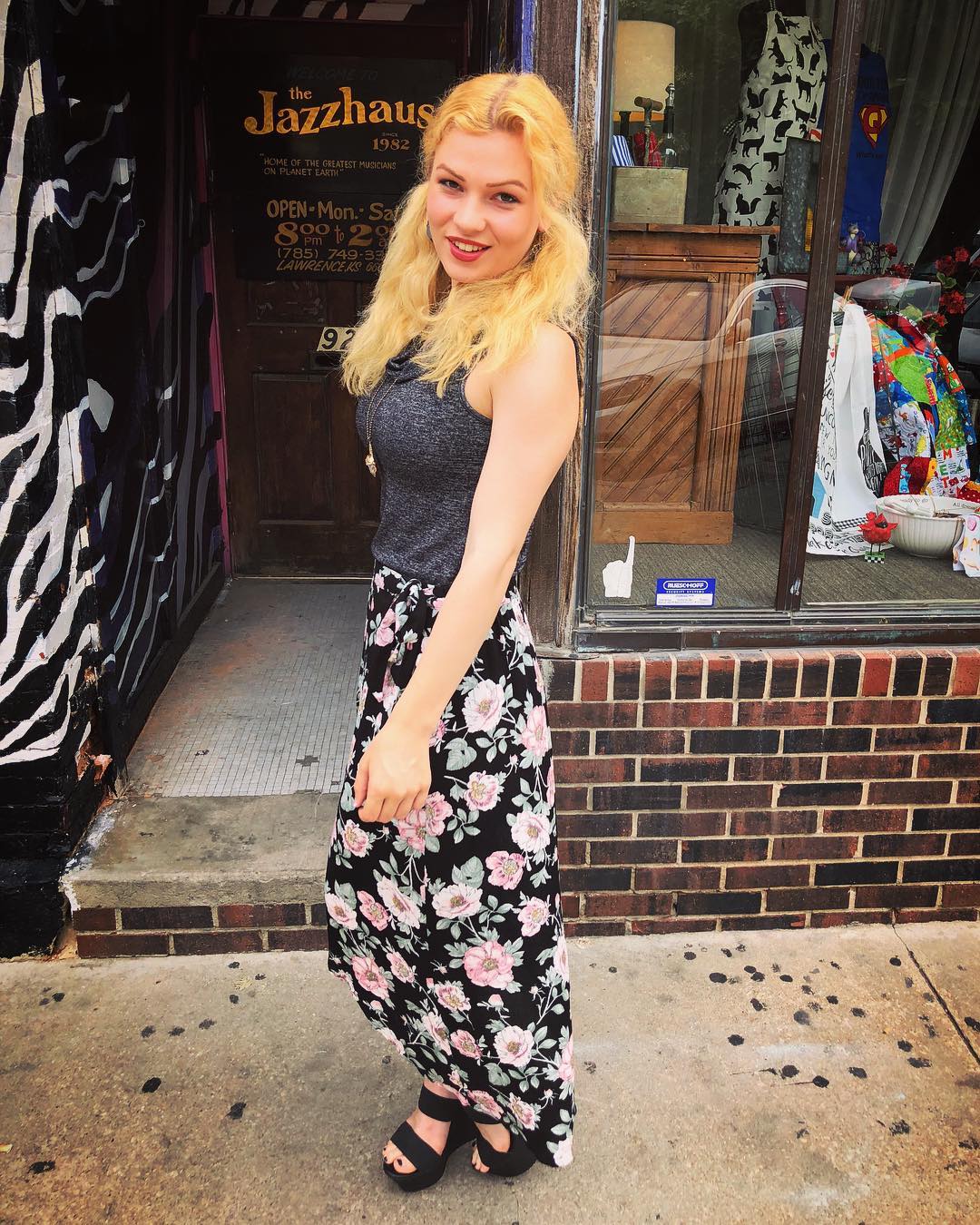 Victoria Strange's feet