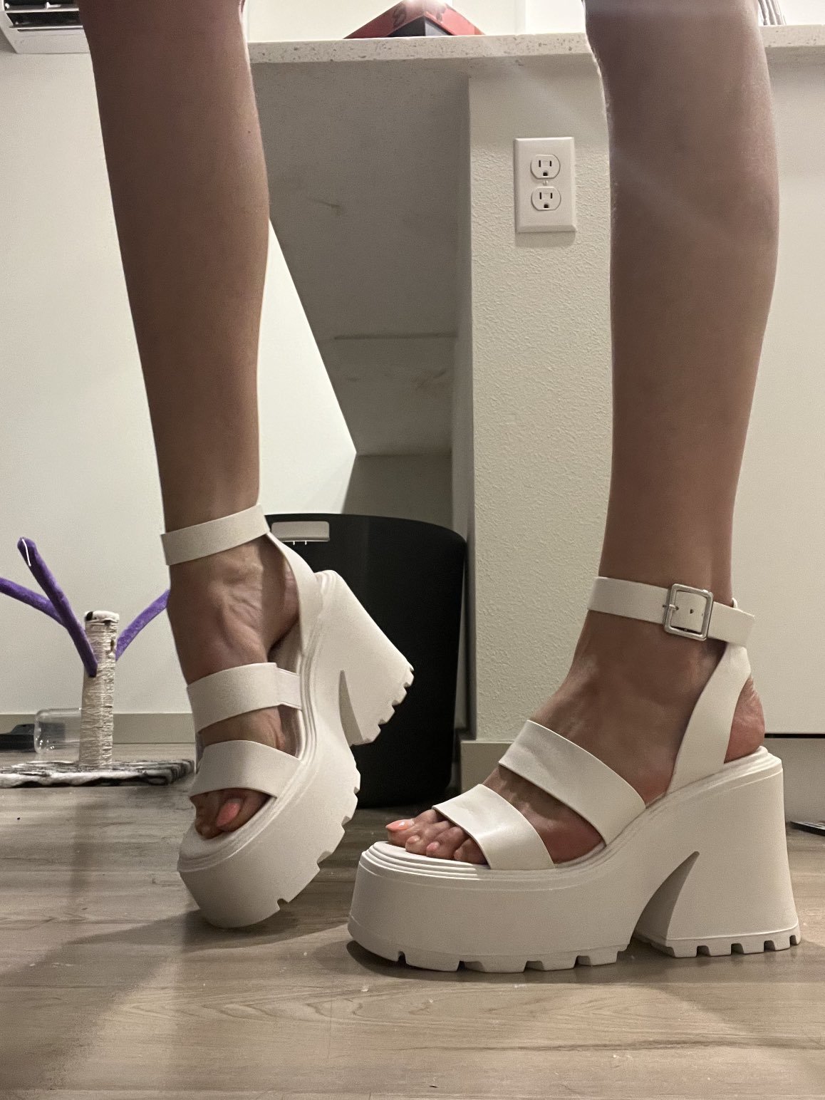 Violet Vipers Feet