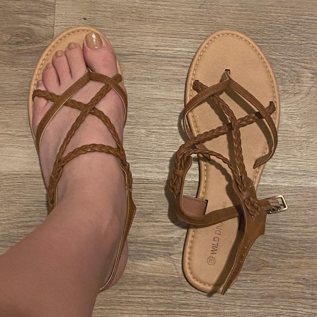 Vivian Buts Feet I Piedi Di Vivian But Celebrities Feet 2023
