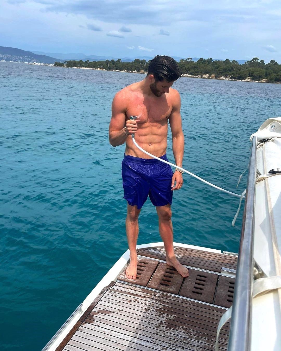 Wesley Hoedt's feet