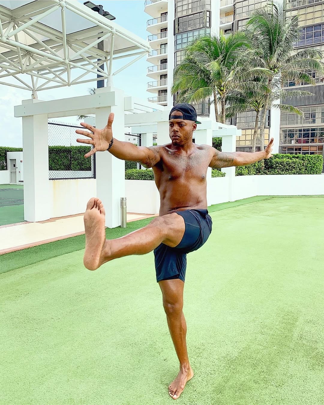 Weslye Saunders's feet