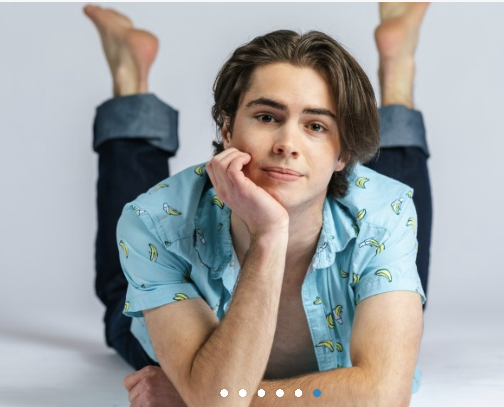 Will Hutchins's feet