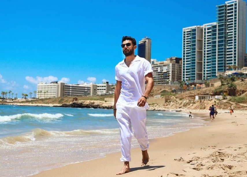 Wissam Fares's feet